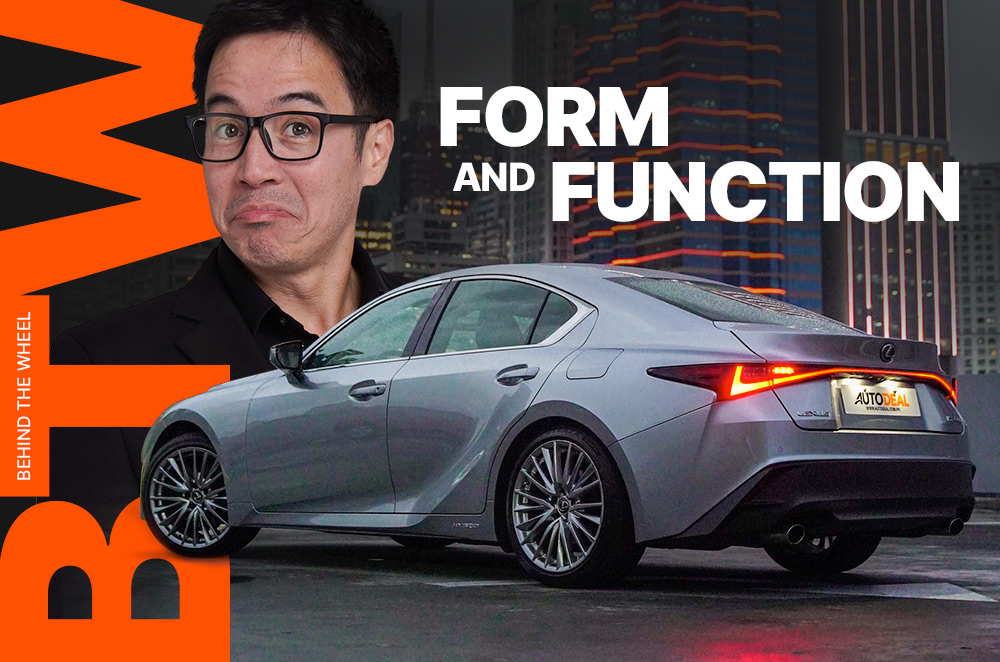 2022 Lexus IS 300h Premier Review | Behind the Wheel | Autodeal