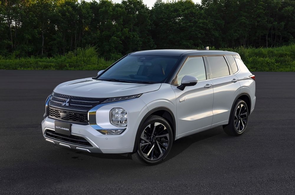 Mitsubishi uncovers the 2022 Outlander PHEV, to launch on Oct 28 | Autodeal