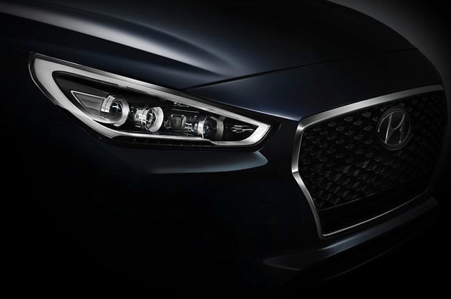Hyundai gives us a glimpse of its new i30 hatchback | Autodeal