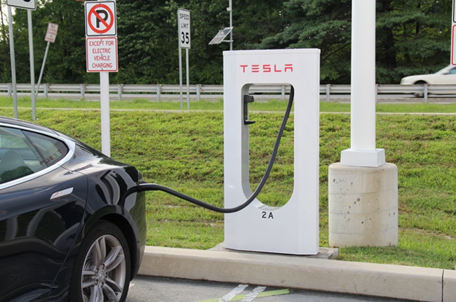 Tesla drops hints of faster ultra-fast EV chargers | Autodeal