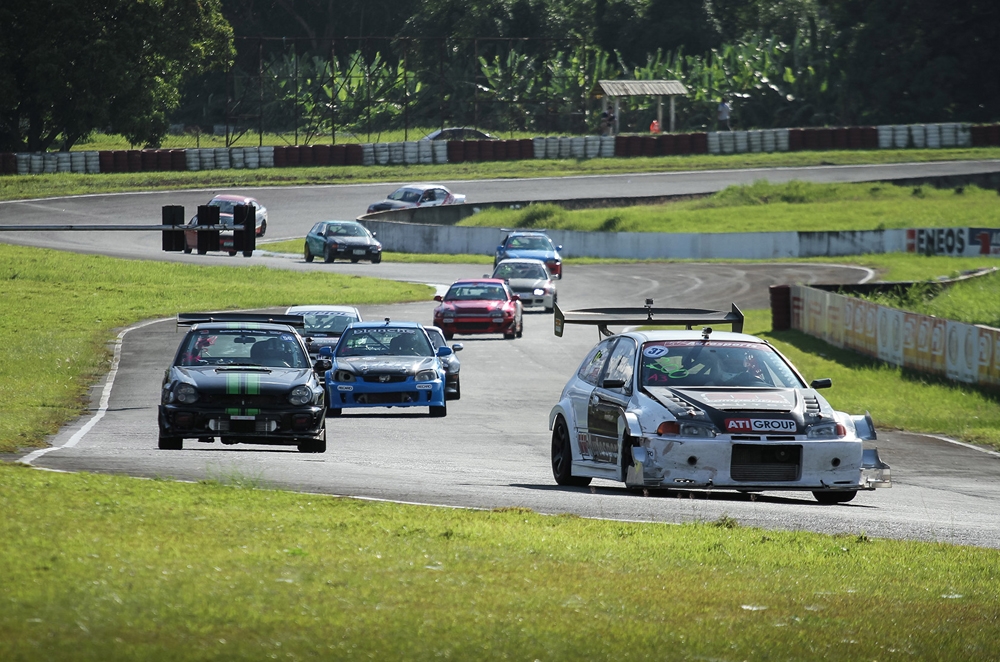 Competition heats up at Round 7 of 2017 FlatOut Race Series | Autodeal