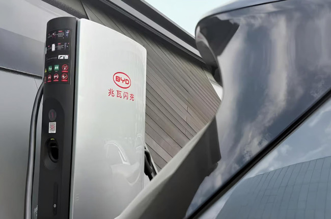 BYD rolls out revolutionary 1,000 kW EV chargers in China | Autodeal