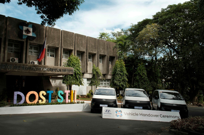DOST-STII receive three Staria units for STARBOOKS and DOSTv from Hyundai Motor Philippines ...