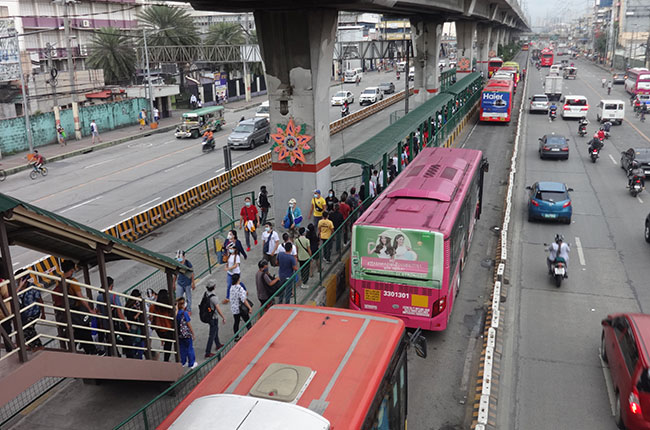 DOTr and LTFRB to help reduce long lines at EDSA busway stations | Autodeal