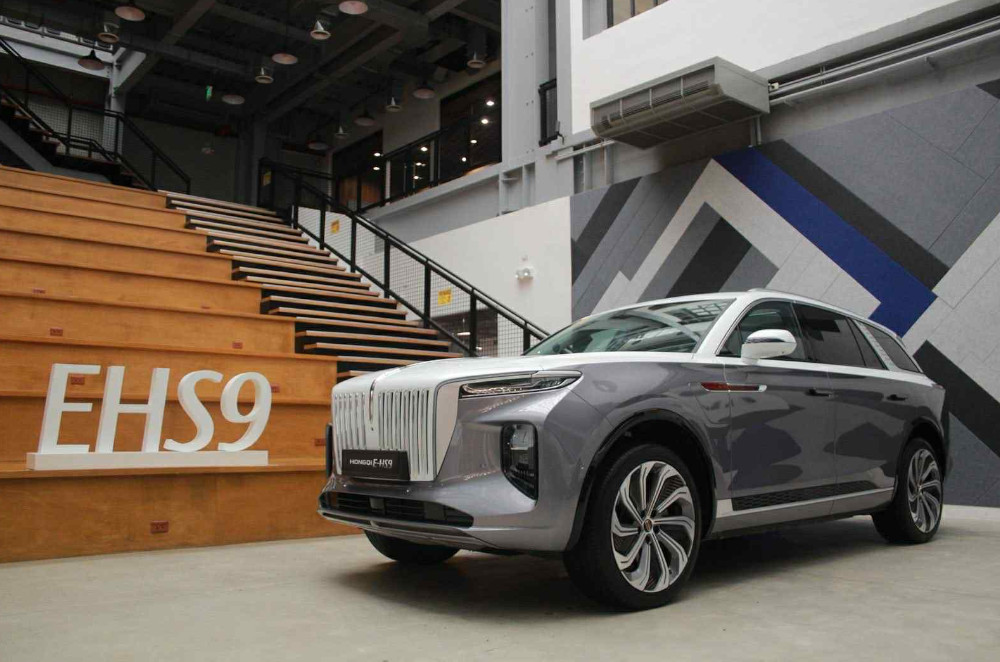 Hongqi unveils its updated lineup of flagship models with the E-QM5 ...