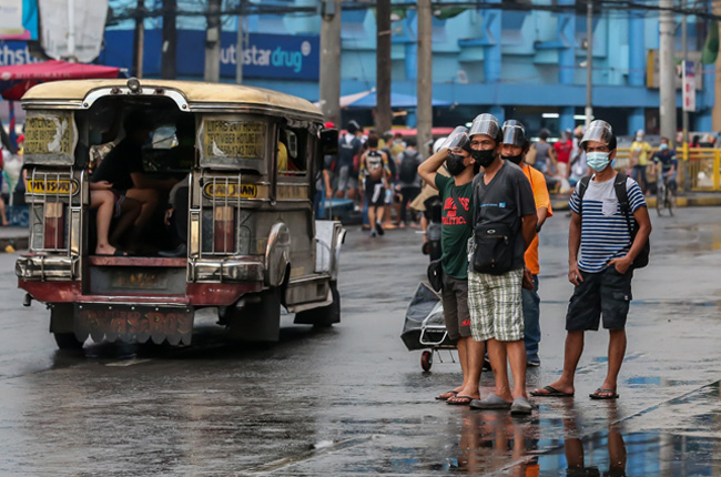MMDA: Curfew hours in Metro Manila are now from 10pm to 4am starting ...