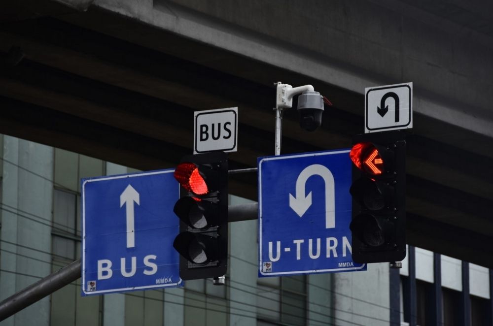 MMDA installs new traffic lights on EDSA-A. de Jesus intersection ...