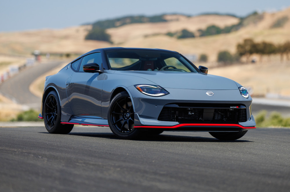The Nissan Z NISMO is getting a six-speed manual transmission | Autodeal
