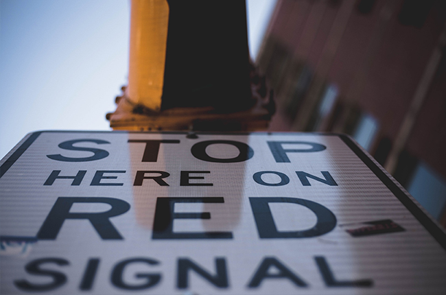 Right turn on red: when and when not to? | Autodeal