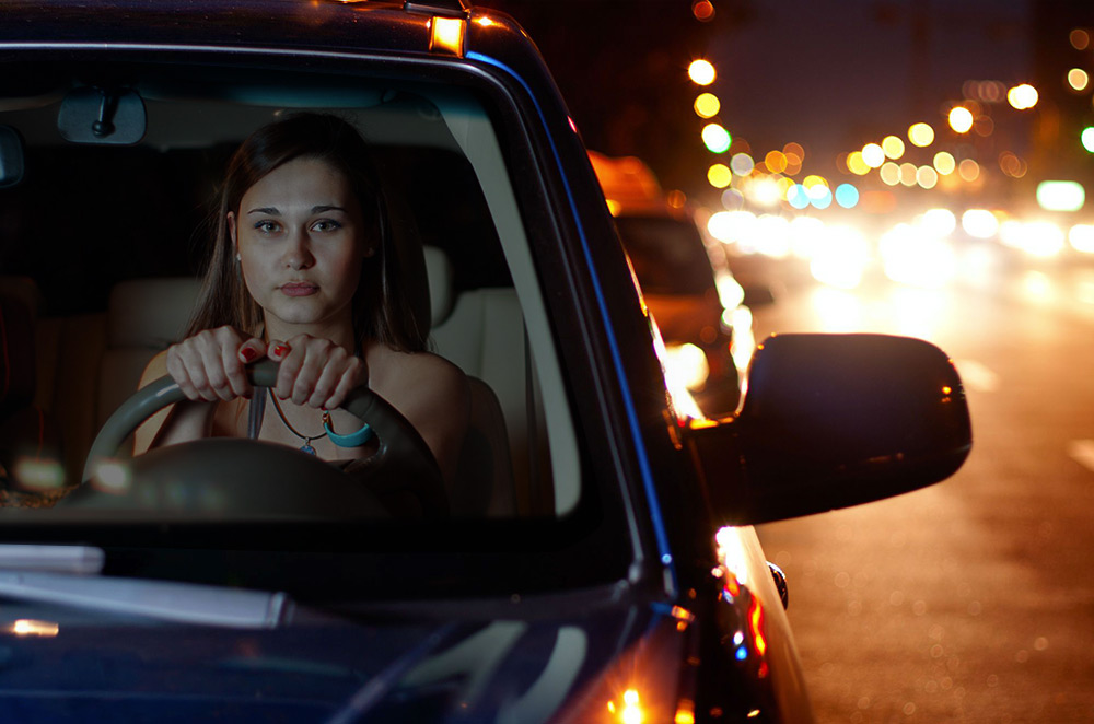 Tips for driving at night | Autodeal